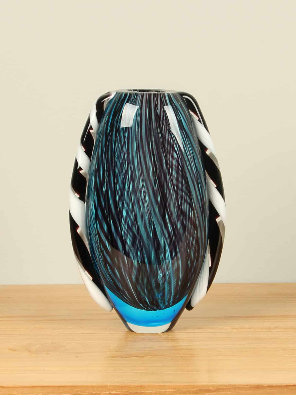 Glazen vazen t/m 29 cm - Pagina 4 van 4 - Beeldenmarkt