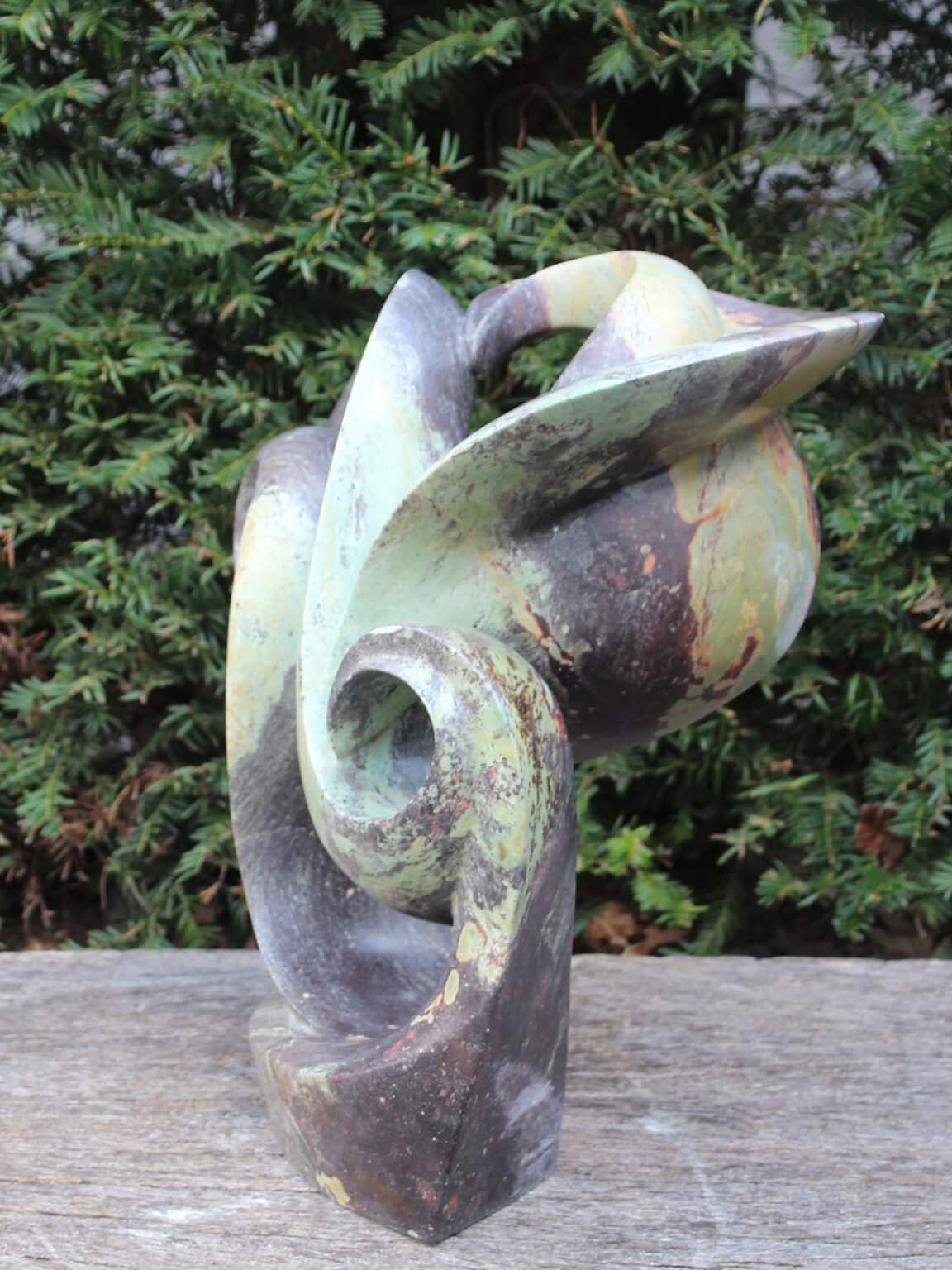 Stenen beeld Satisfied, 40 cm - Beeldenmarkt