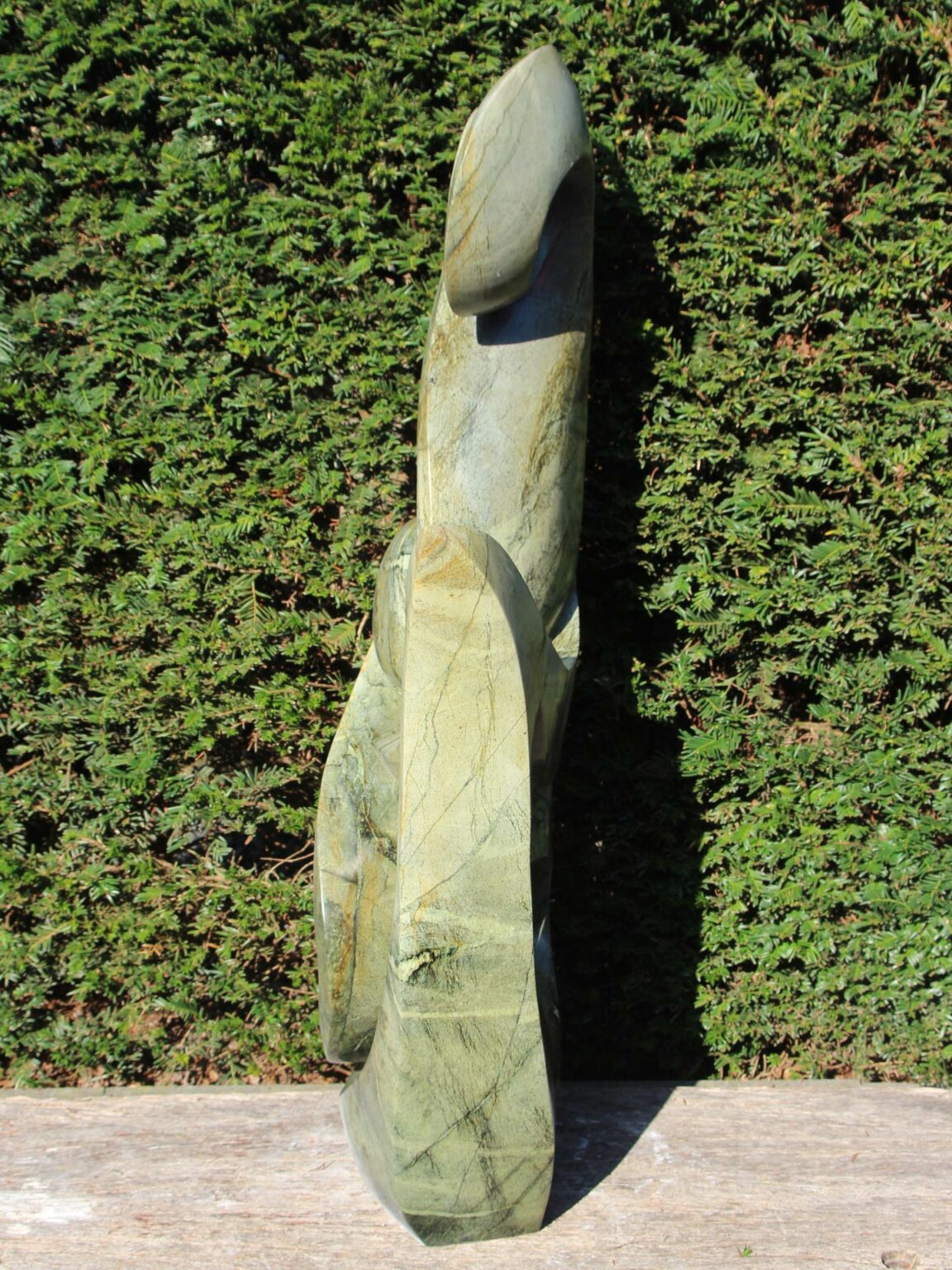 Stenen beeld Rising, 98 cm - Beeldenmarkt