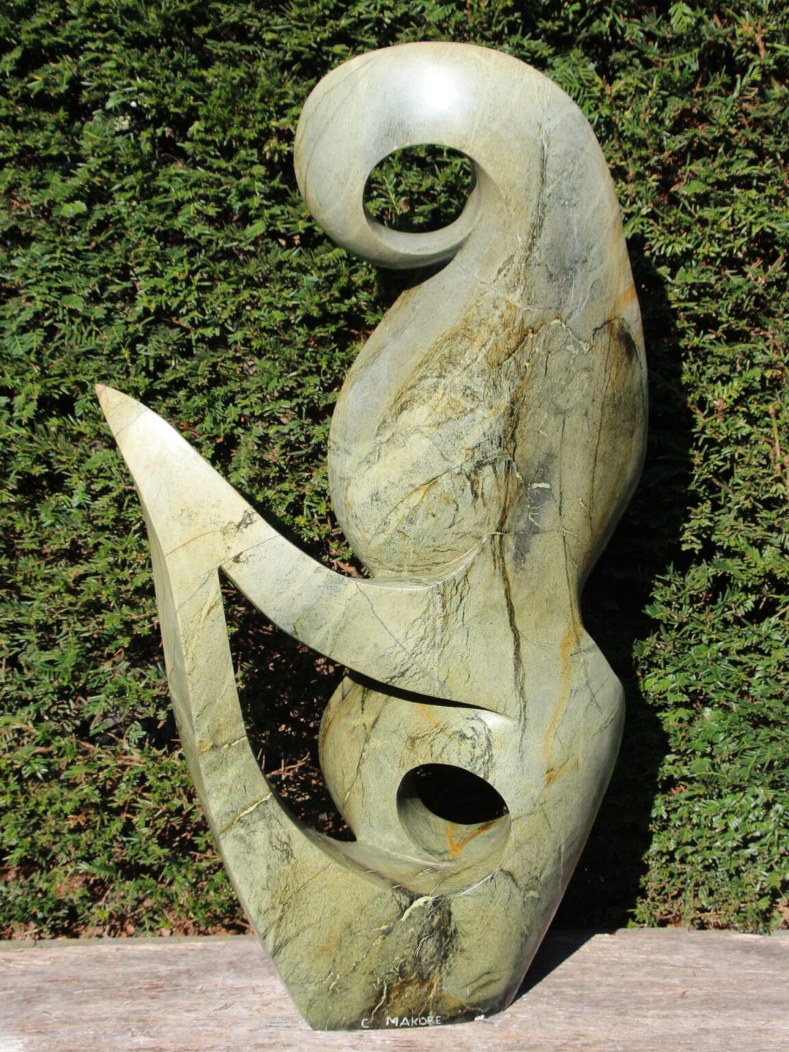 Stenen beeld Rising, 98 cm - Beeldenmarkt